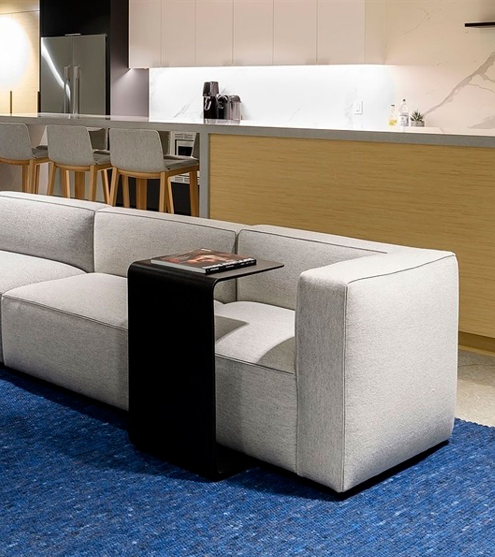 Mesa auxiliar Arc Table de Andreu World | Exento Shop